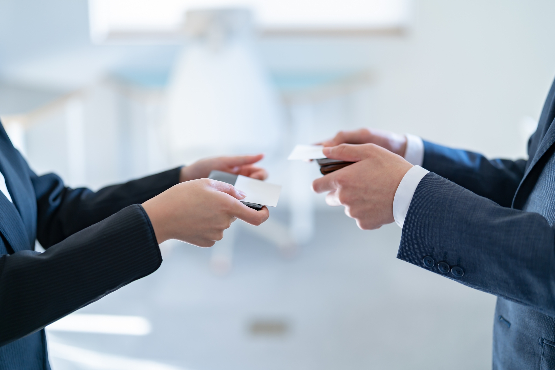 6 Steps For Handling Your Business Card Exchange In Japan Like A Boss ...