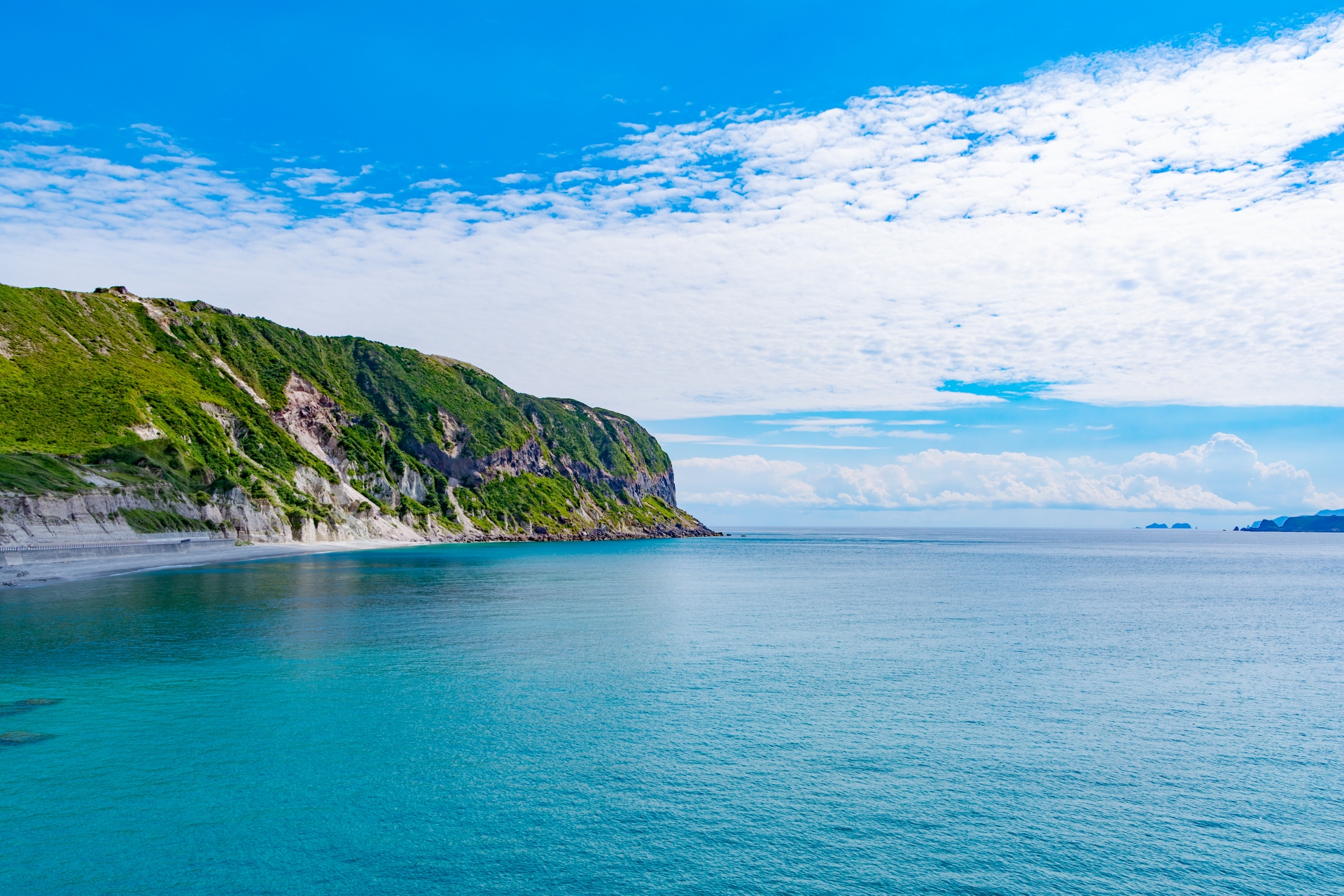 Niijima: A Tropical Paradise Near Tokyo | Deep Japan