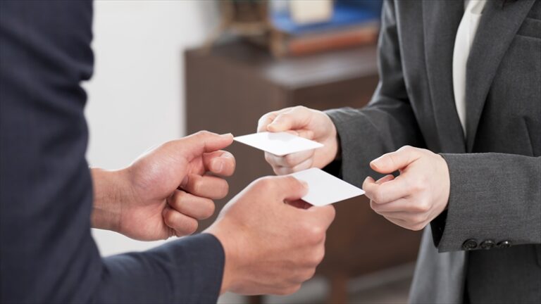 Meishi Manners: A Guide To Japanese Business Card Etiquette | Deep Japan